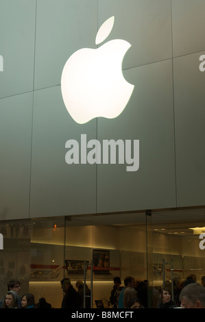 apple store in Birmingham bullring shopping centre UK Stock Photo - Alamy