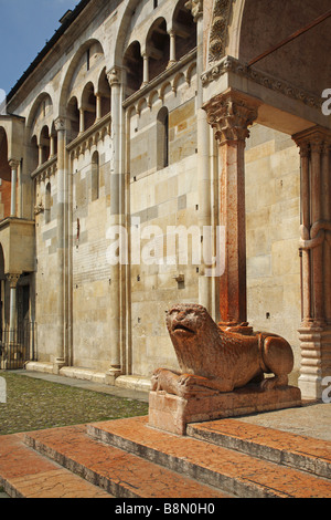 Lion Statue at Cathedral Church, Modena, Italy Stock Photo - Alamy