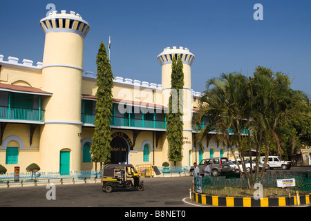 Cellular Jail, National Monument, visitors in the cellblock ...