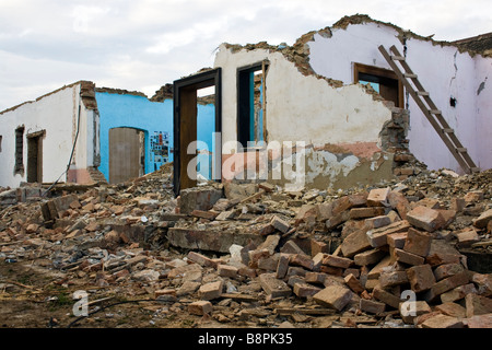 Abandoned and wrecked house Stock Photo: 29589128 - Alamy