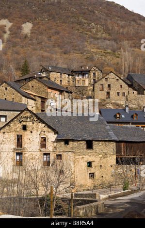 Spanish village in Pyrenees. Durro, Vall de Boi, Catalonia, Spain Stock ...