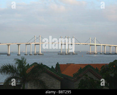 Ponte de Amizade, the Friendship Bridge from the Macau Peninsula to ...