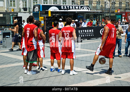 Famous Portuguese basketball players being photographed in Rossio ...