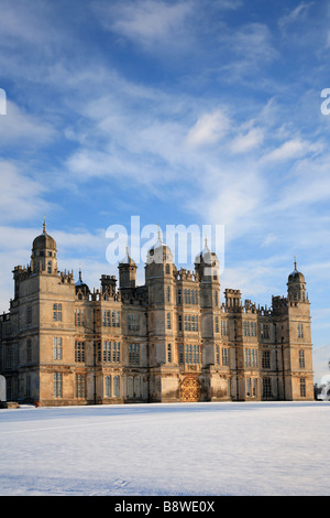 Picturesque winter snow scene of the Elizabethan manor house at Siston ...