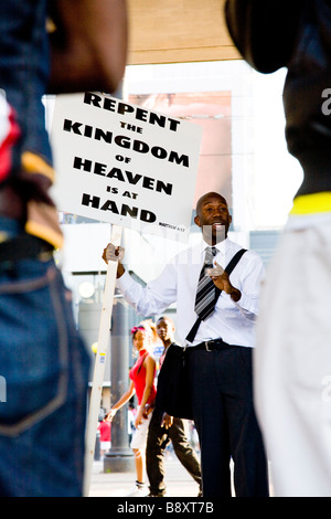 Christian evangelist preaching on the streets Street photography ...