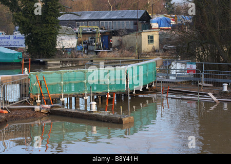 lock gate construction building site flood flooding river medway ...