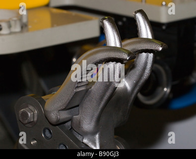 metal claw of big industrial machine Stock Photo - Alamy