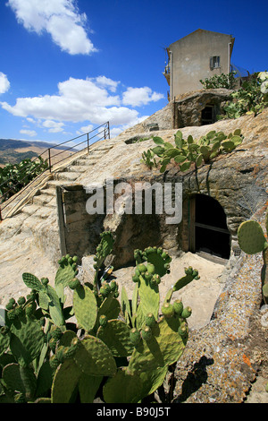 Cave house, Sperlinga, Sicily, Italy Stock Photo - Alamy