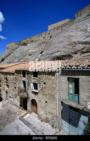 Cave house, Sperlinga, Sicily, Italy Stock Photo - Alamy