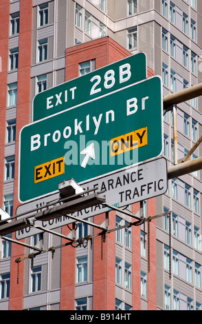 Brooklyn Bridge exit sign Stock Photo - Alamy