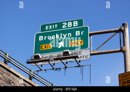 Exit sign for Brooklyn Bridge on Brooklyn Queens Expressway, Brooklyn ...