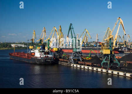 Coal handling facilities in Riga Freeport Stock Photo - Alamy