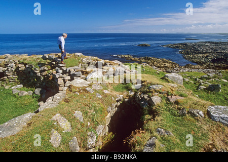 Dun Mor broch Vaul Isle of Tiree Stock Photo - Alamy