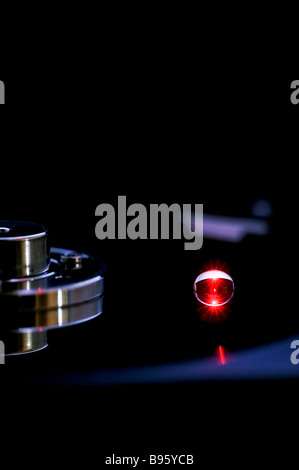 Experiment with laser device in optical laboratory Stock Photo - Alamy