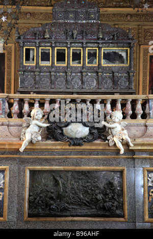 Tomb of St Francis-Xavier, Basilica of Bom Jesus, UNESCO World Heritage ...