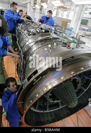 Assembling an Al 31F engine used in Su 27 and Su 27UB planes The Ufa Stock Photo: 22926235 - Alamy