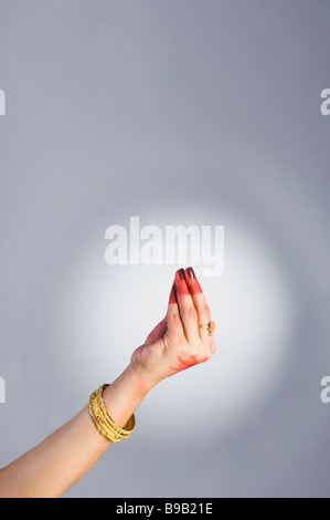 Indian Woman performing Mukula mudra of Bharatnatyam Stock Photo - Alamy