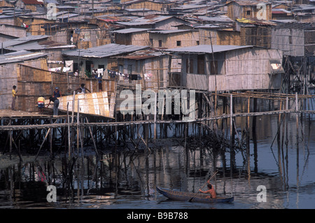 ECUADOR Guayaquil Slums of Isla Trinitario Province Stock Photo - Alamy