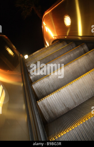 escalator Sunset Vermont Metro Station-2 Stock Photo - Alamy
