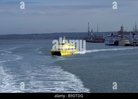 The Fast Cat ferry leaving Portsmouth harbour Stock Photo - Alamy