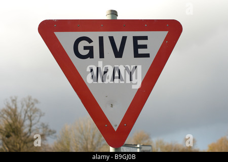 Give Way Sign, Give way or yield to oncoming traffic Stock Photo ...