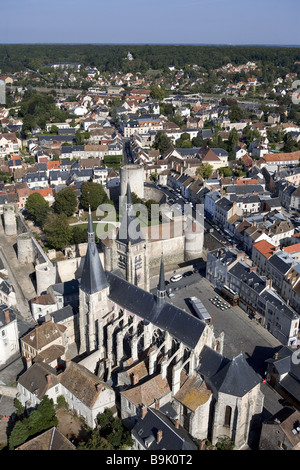 France, Essonne, Chevreuse Valley, Dourdan village, donjon of the ...