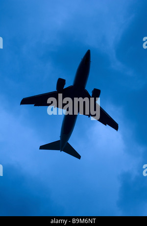 A plane seen from the ground Stock Photo - Alamy