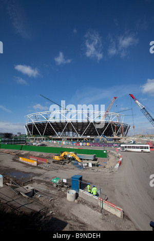 London Olympic stadium under construction April 2009 Stock Photo - Alamy