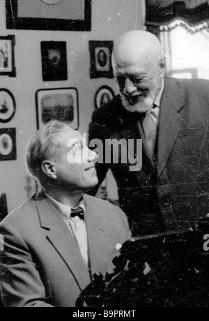 Tchaikovsky s nephew Yuri Davydov left showing Queen Elisabeth second ...