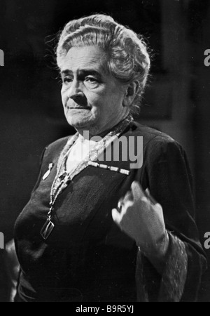 Anton Chekhov - with wife O L Knipper-Chekhova 1901 Russian Stock Photo ...