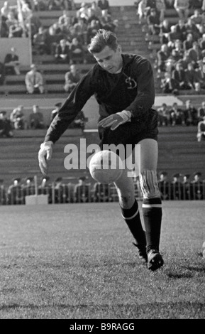 Goalkeeper Lev Yashin of Dynamo Moscow and U S S R national soccer ...