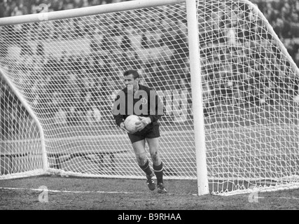 Goalkeeper Lev Yashin of Dynamo Moscow and U S S R national soccer ...