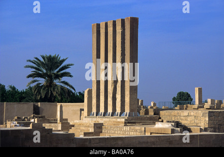 Temple of the Moon, Marib, Yemen. The site dates back to the 10th ...