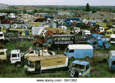 scrap lorry and vehicles at scrapyard uk Stock Photo: 40211792 - Alamy