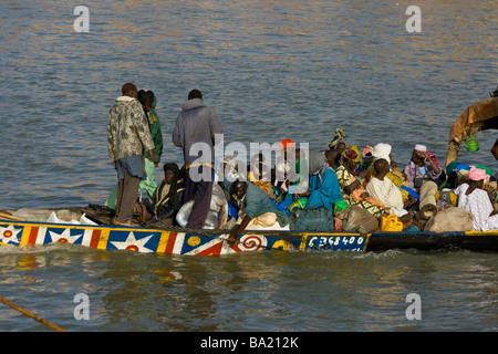 Pinasse Boat Departing the Port in Mopti Mali West Africa Stock Photo ...
