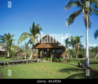 Cuba national-park Montemar models souvenir-sale tourists no Guama wood ...