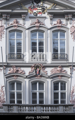 Germany waiter-Bavaria Munich palace nymph-castle detail park lilacs ...
