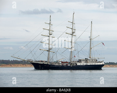 Tall ship Tenacious Stock Photo - Alamy