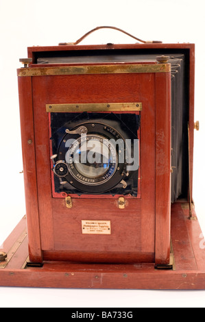 Classic 8x10 field camera on white background Stock Photo - Alamy