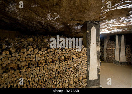 A wall of bones in the catacombs of Paris, France Stock Photo: 56935353 ...