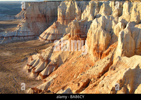 Rock formations in Coal Mine Canyon at Coal Mine Mesa, Moenkopi Plateau ...