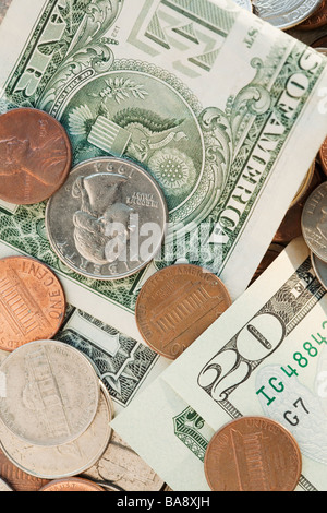 Close up of US coins and paper currency Stock Photo - Alamy