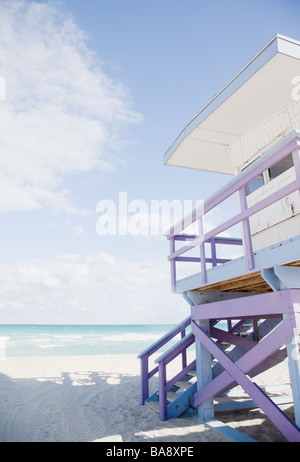 Lifeguard stand on a beach Stock Photo - Alamy