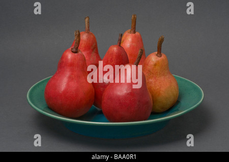 Ripe red pears variety "Sensation Stock Photo - Alamy