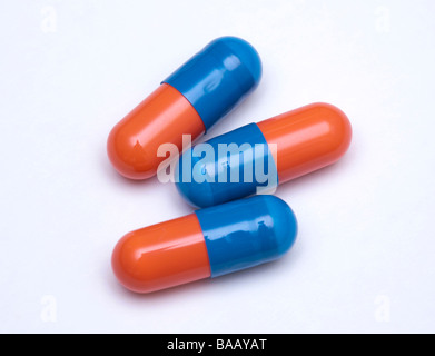 cefradine cephalosporin antibiotic capsules 250mg Stock Photo - Alamy