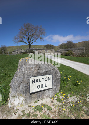 Halton Gill is a pretty attractive hamlet in the Yorkshire Dales, North ...