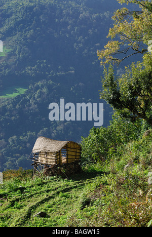 Bhutan, Trongsa District, Jigme Singye Wangchuck National Park, Nabji ...