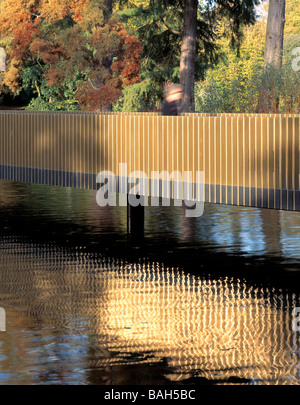Sackler Crossing at Kew Gardens Stock Photo - Alamy