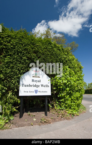 New Town entry sign for Royal Tunbridge Wells Stock Photo - Alamy