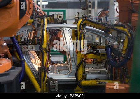 Peugeot - Citroen manufacturing and mounting car factory in Buenos ...